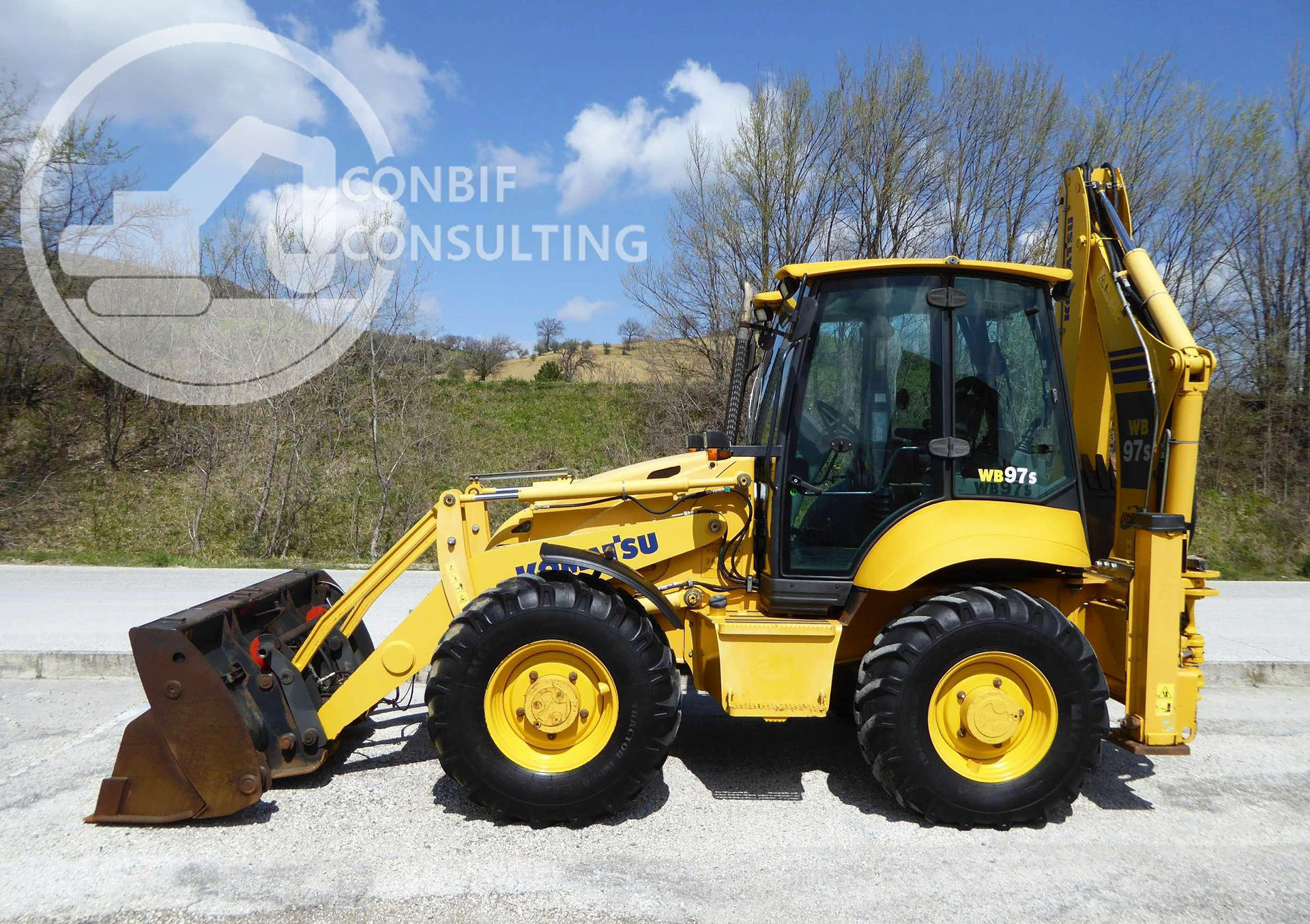 Buldoexcavator Komatsu - un descurcaret potrivit pe orice santier